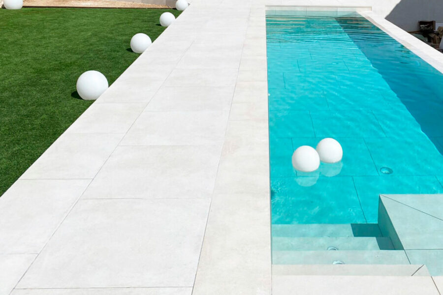 ¿De qué color verás el agua de tu piscina? 【 Guía Completa 2023 ...