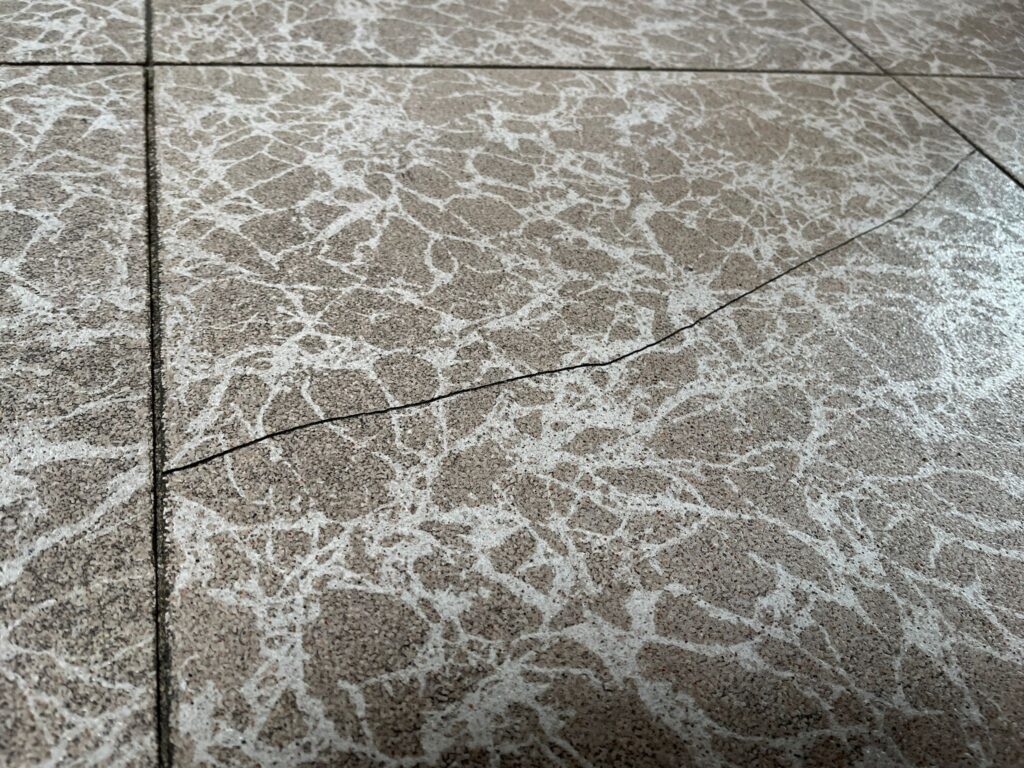 Cómo reparar una baldosa rota: Cuatro tipos de reparaciones